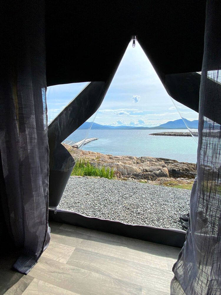 Komplett med strandbar og glamping på Torghatten | Midtinorge